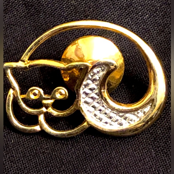 Avon | Jewelry | Beautiful Avon Cat Pin | Poshmark